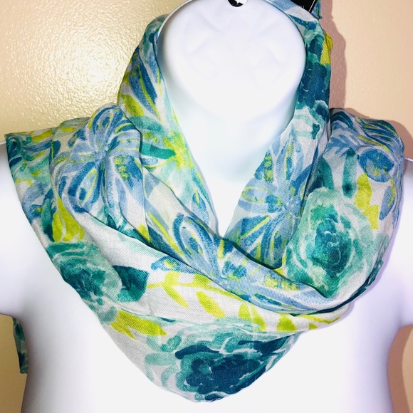 Accessories | Floral Print Pretty Scarf | Poshmark